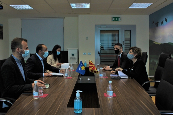 Ministri Liburn Aliu priti në takim ambasadoren e Maqedonisë së Veriut ... Ministri Liburn Aliu priti në takim ambasadoren e Maqedonisë së Veriut ...